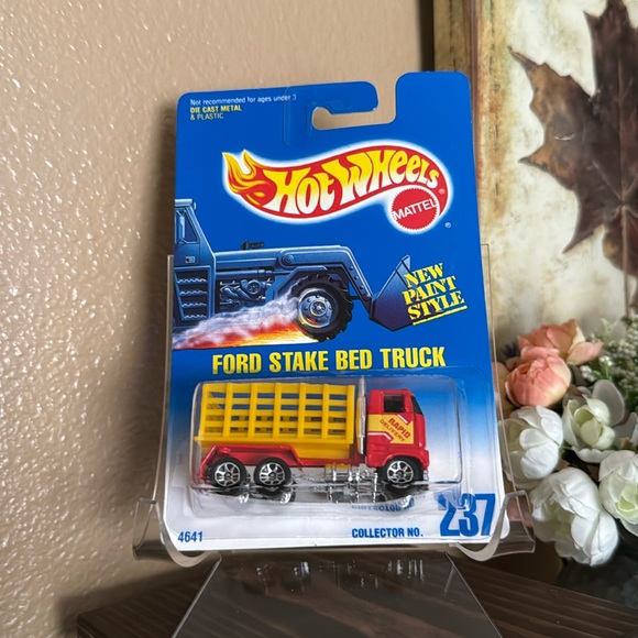 Mattel Toys Mattel Hot Wheels Ford Stake Bed Truck Rapid Delivery